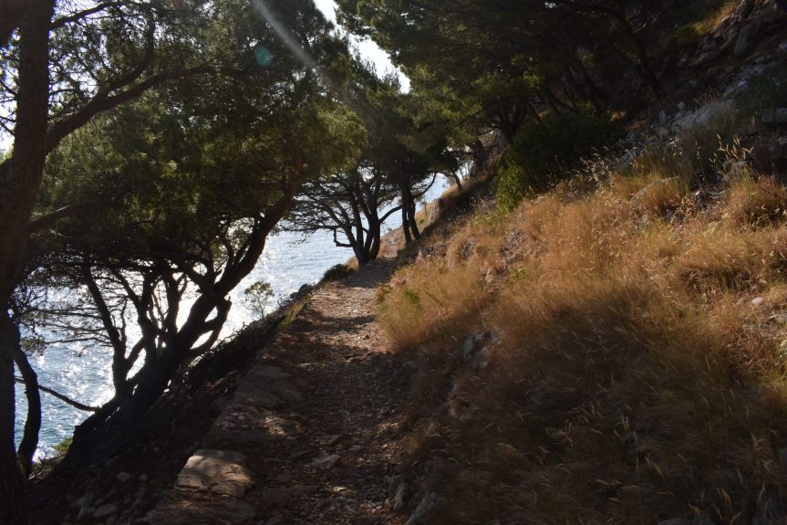 Nugal Beach - A mais linda praia da Riviera Makarska é nudista