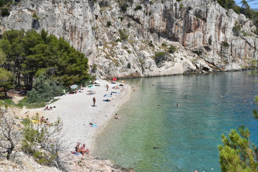 Nugal Beach – A praia mais linda da Riviera Makarska é nudista! - O ...